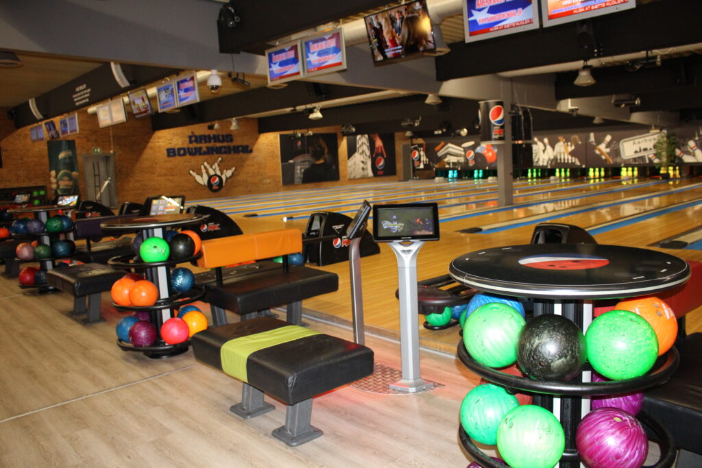 Velkommen i midtbyens bowlinghal - Aarhus Bowlinghal